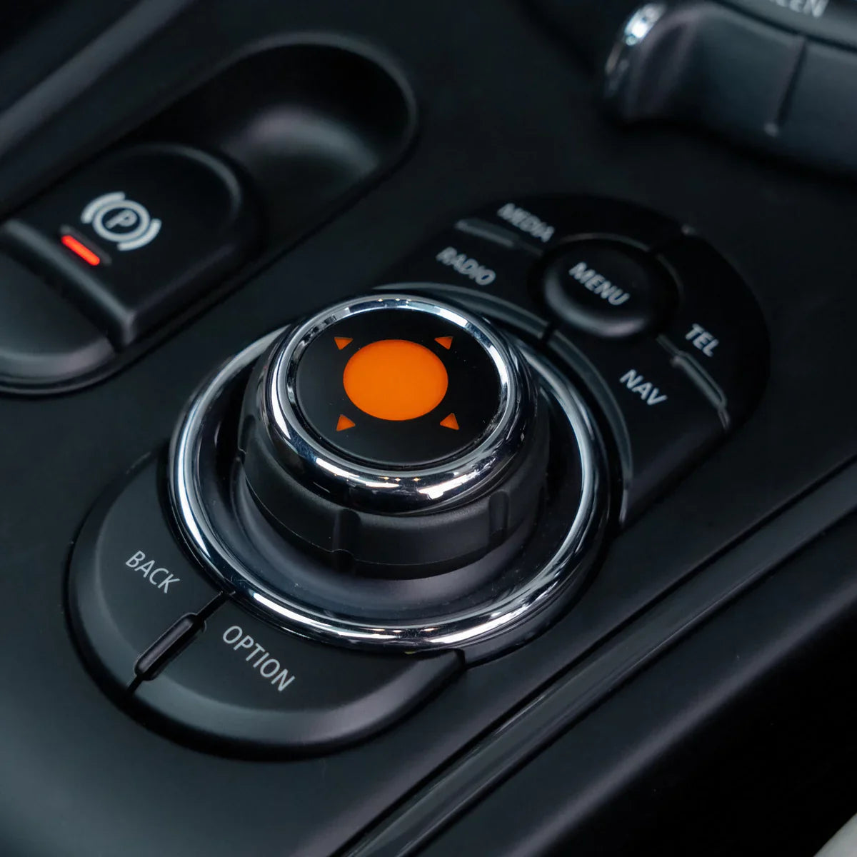 How to Switch Between MINI iDrive and MMI Interface for Apple CarPlay